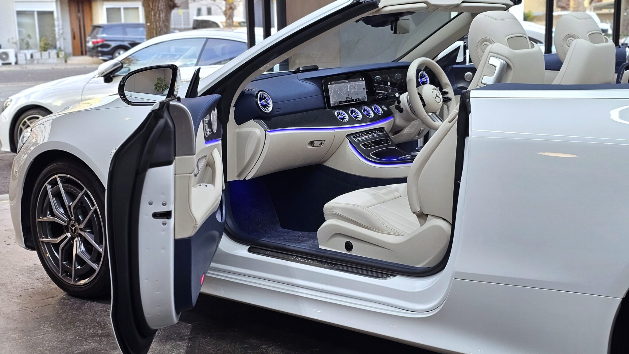 E200カブリオレスポーツ新入庫です！｜メルセデス・ベンツ専門店NEBLE(ネーブル)