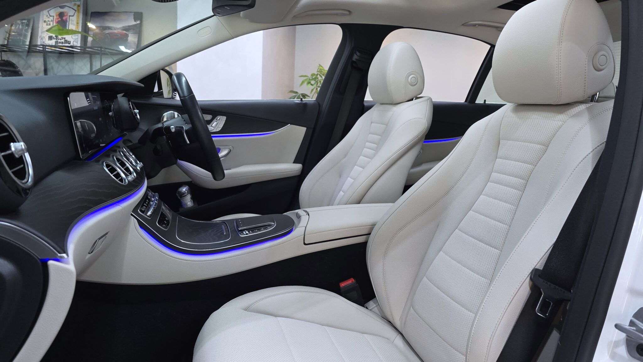白×白のE220dセダン(W213)｜メルセデス・ベンツ専門店NEBLE(ネーブル)